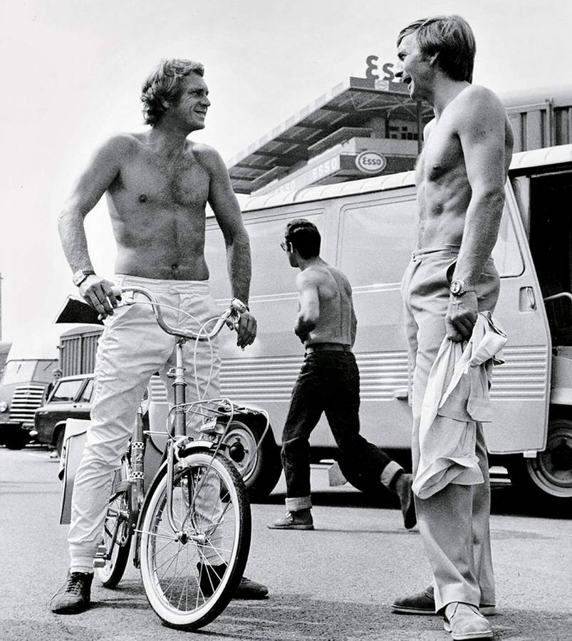 American Actor Steve Mcqueen With His Stuntman Wallpaper | WallpapersOK